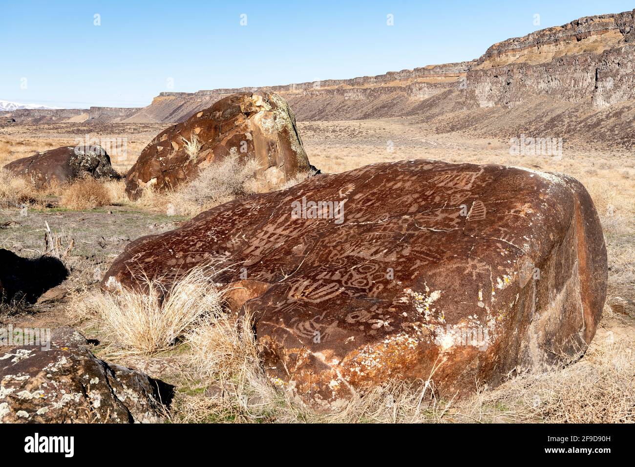 Ancient native american rock drawings hi-res stock photography and ...