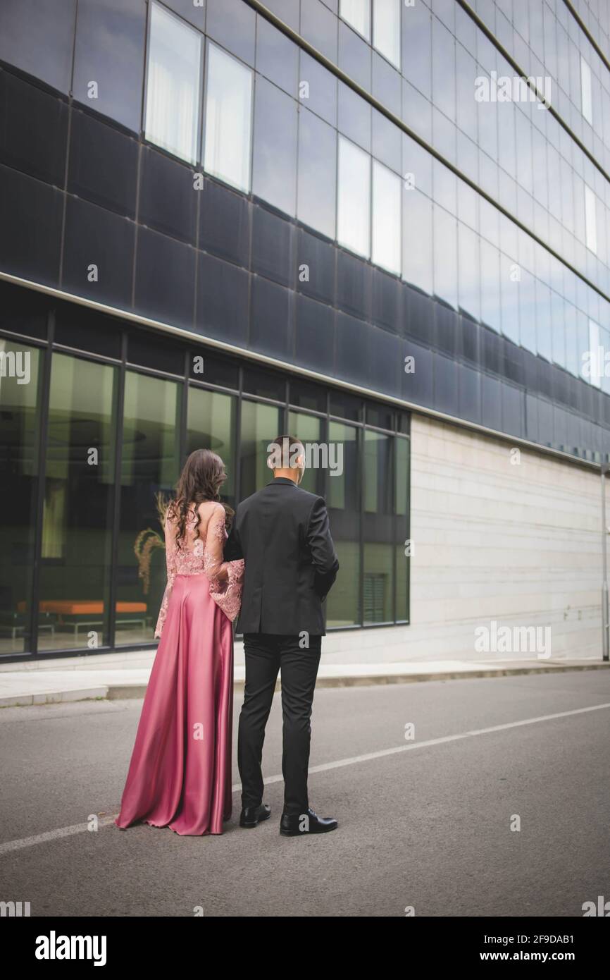 Family arms linked hi-res stock photography and images - Alamy