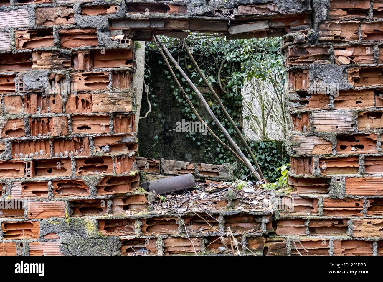 Burnt bricks hi-res stock photography and images - Alamy