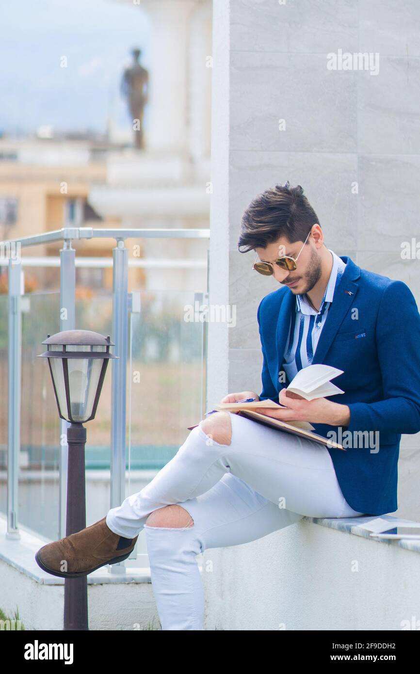 Professional suited outdoors hi-res stock photography and images - Alamy