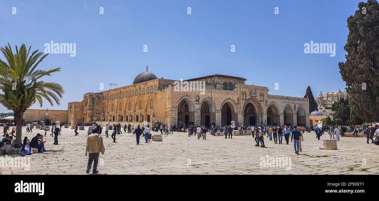 Al-Aqsa Mosque compound during a friday in Ramadan Stock Photo - Alamy