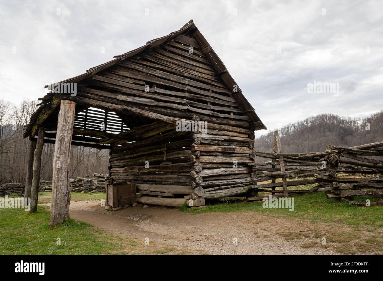 Log stable hi-res stock photography and images - Alamy
