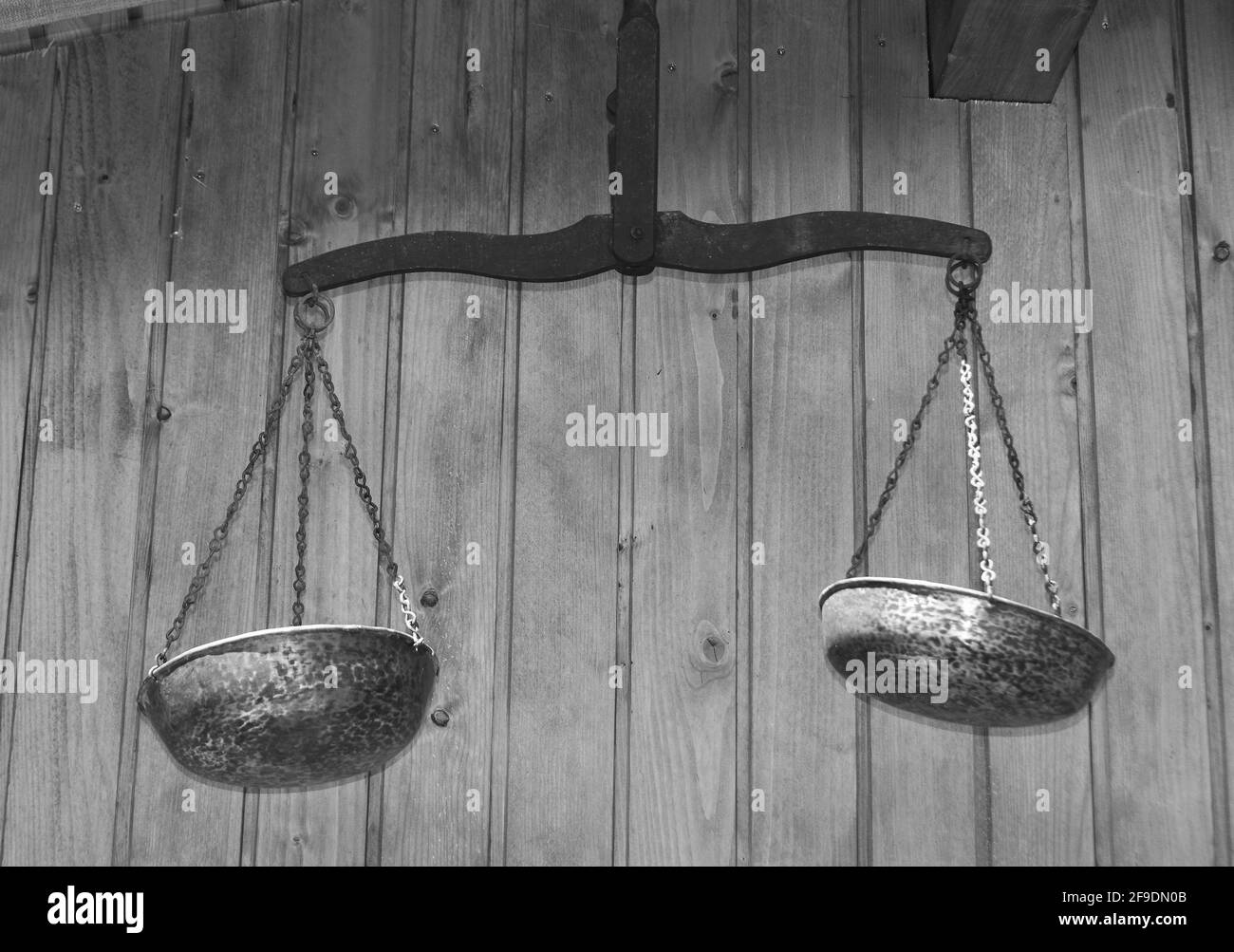 Vintage scales hi-res stock photography and images - Alamy