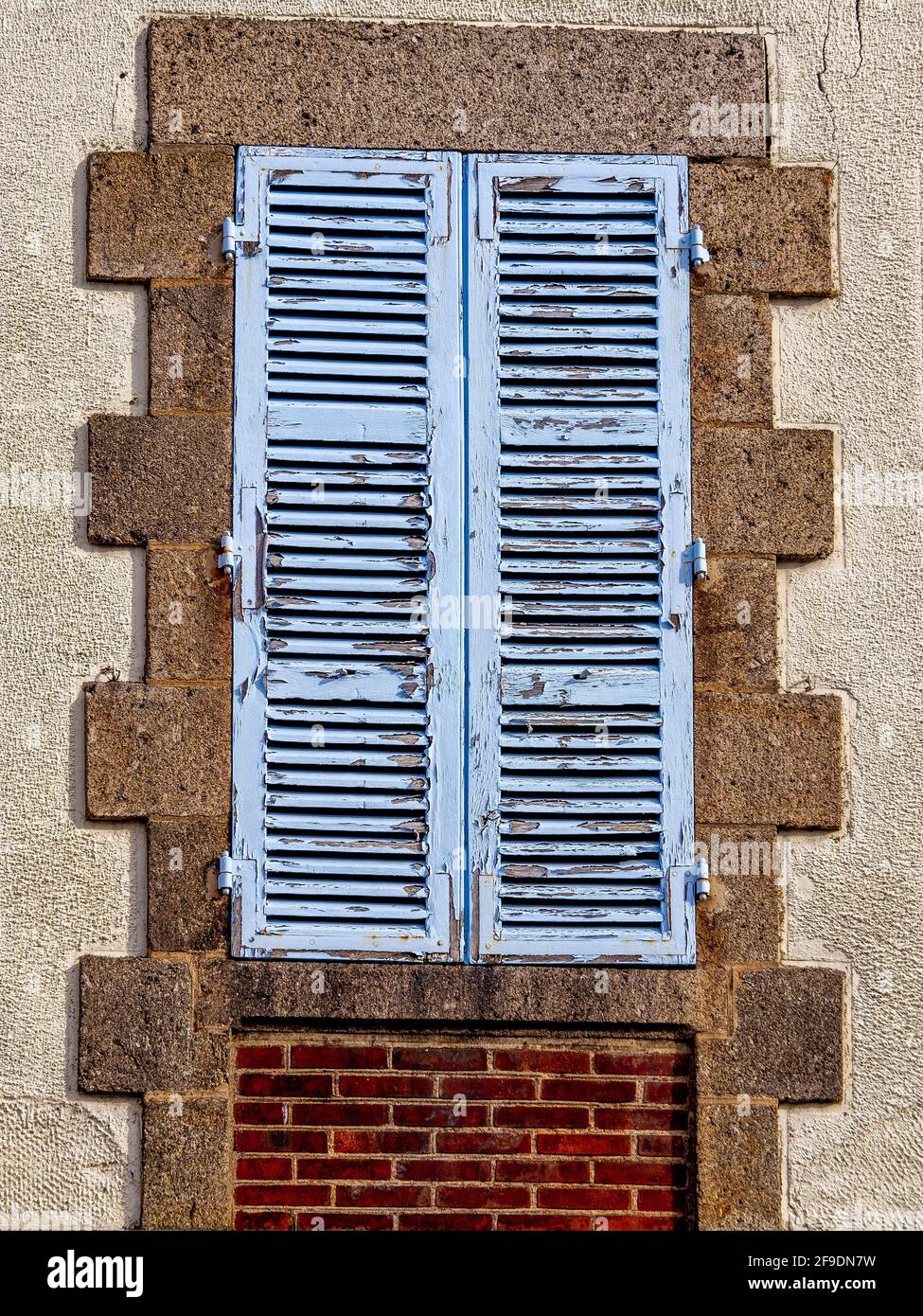 Open metal shutter hi-res stock photography and images - Alamy