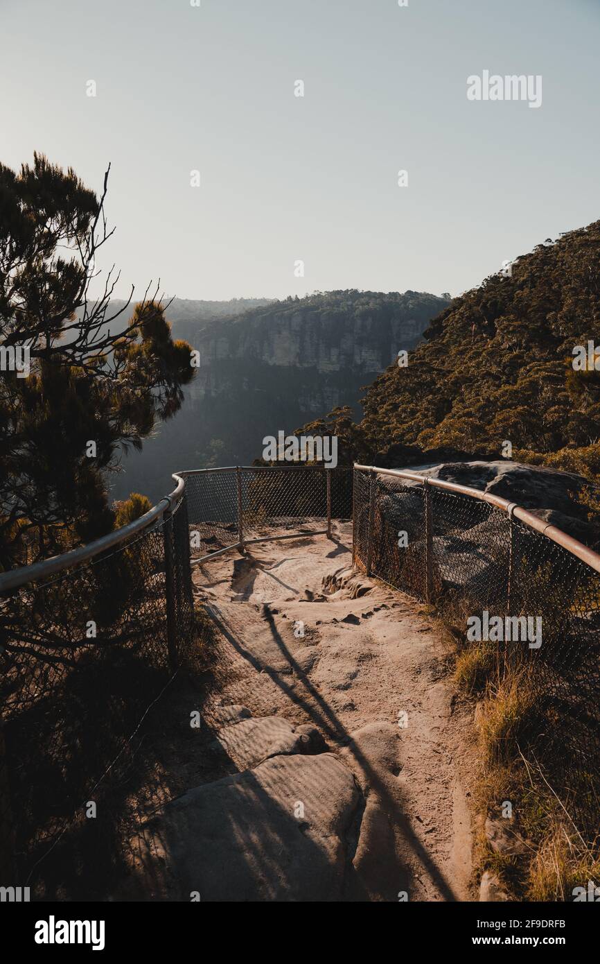 Pathway to Sublime Point Lookout in the Blue Mountains National Park ...