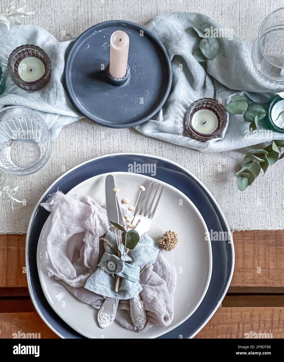 Girly dinner party hi-res stock photography and images - Alamy