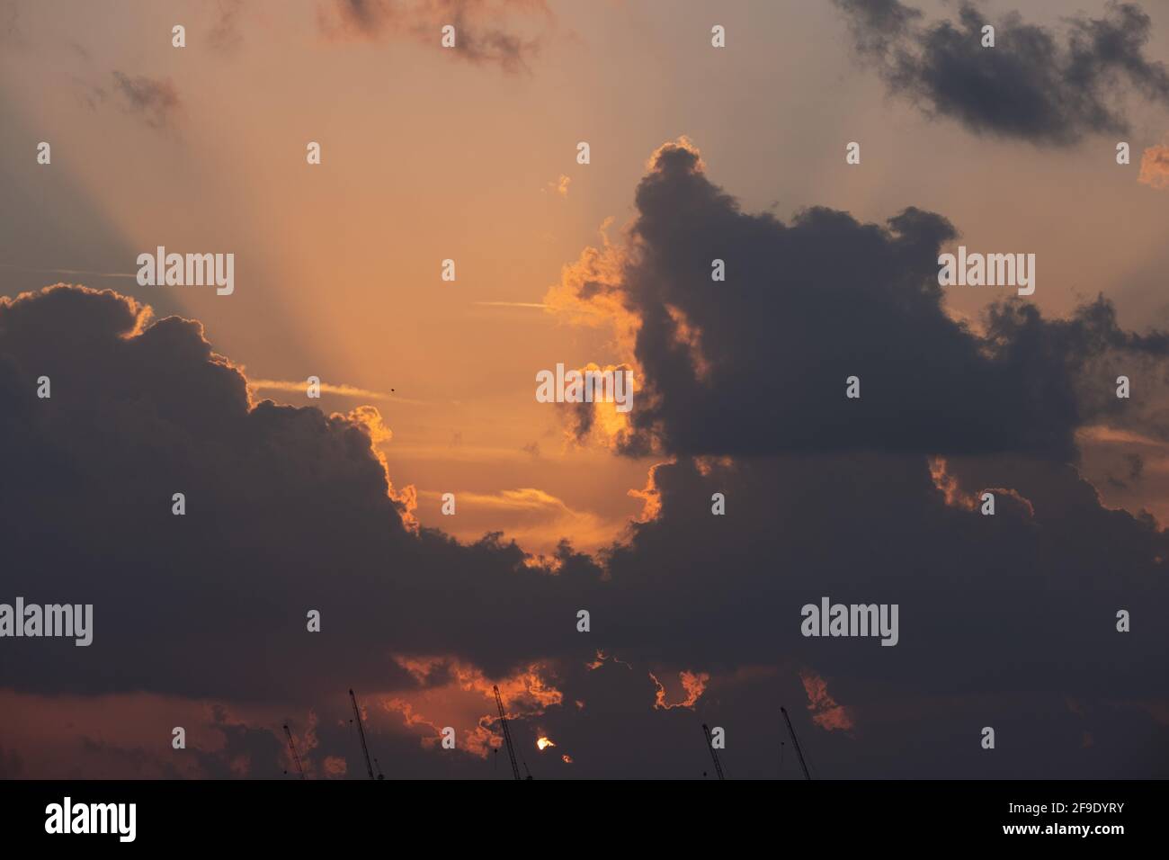 Beautiful shot sea sun hi-res stock photography and images - Alamy