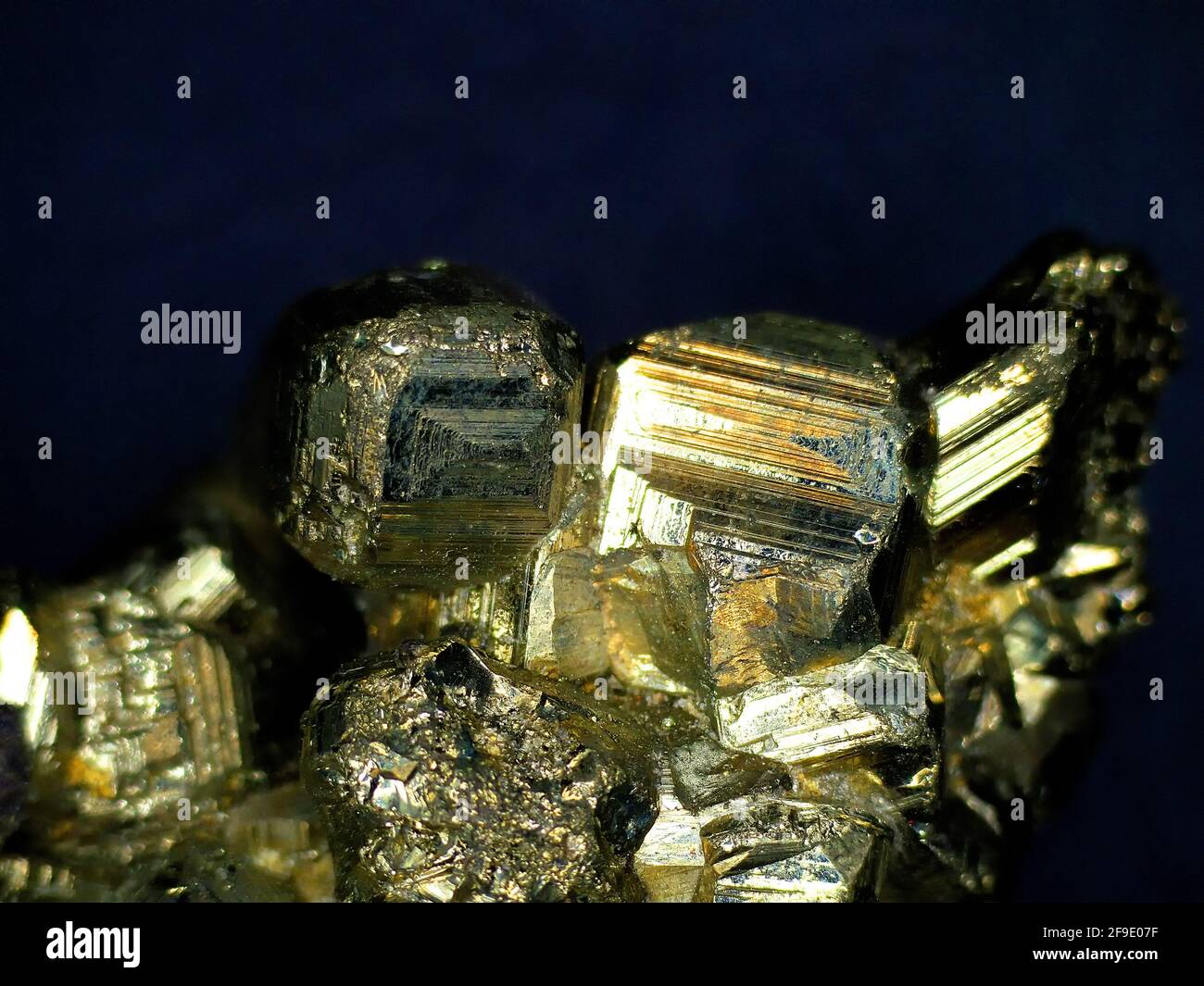 Iron metal microscope hi-res stock photography and images - Alamy