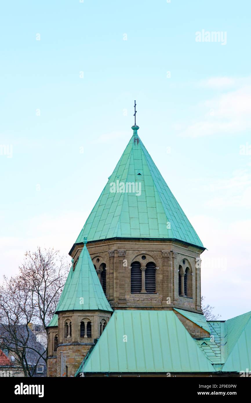 Essen cathedral hi-res stock photography and images - Alamy