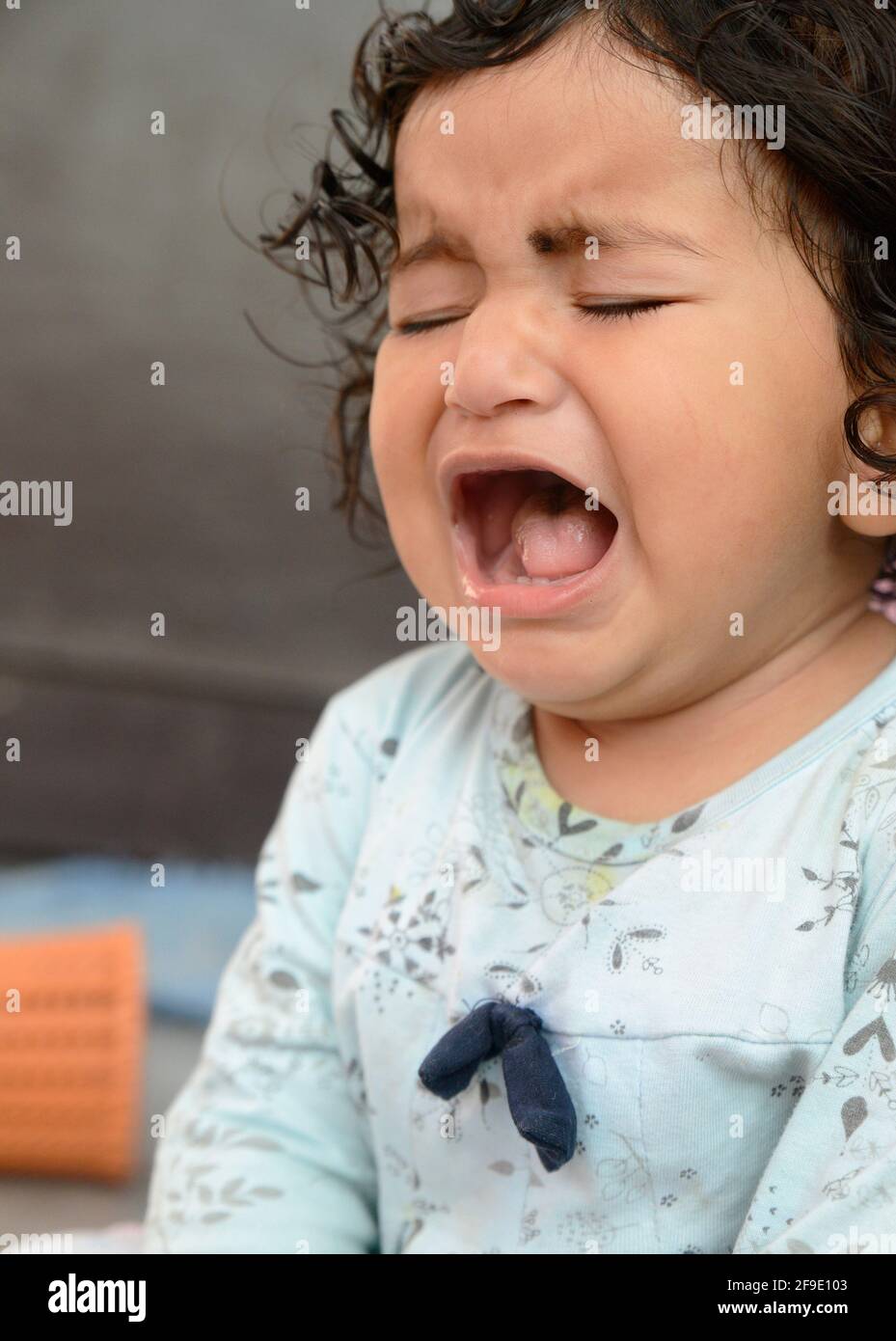 Indian crying girl hi-res stock photography and images - Alamy