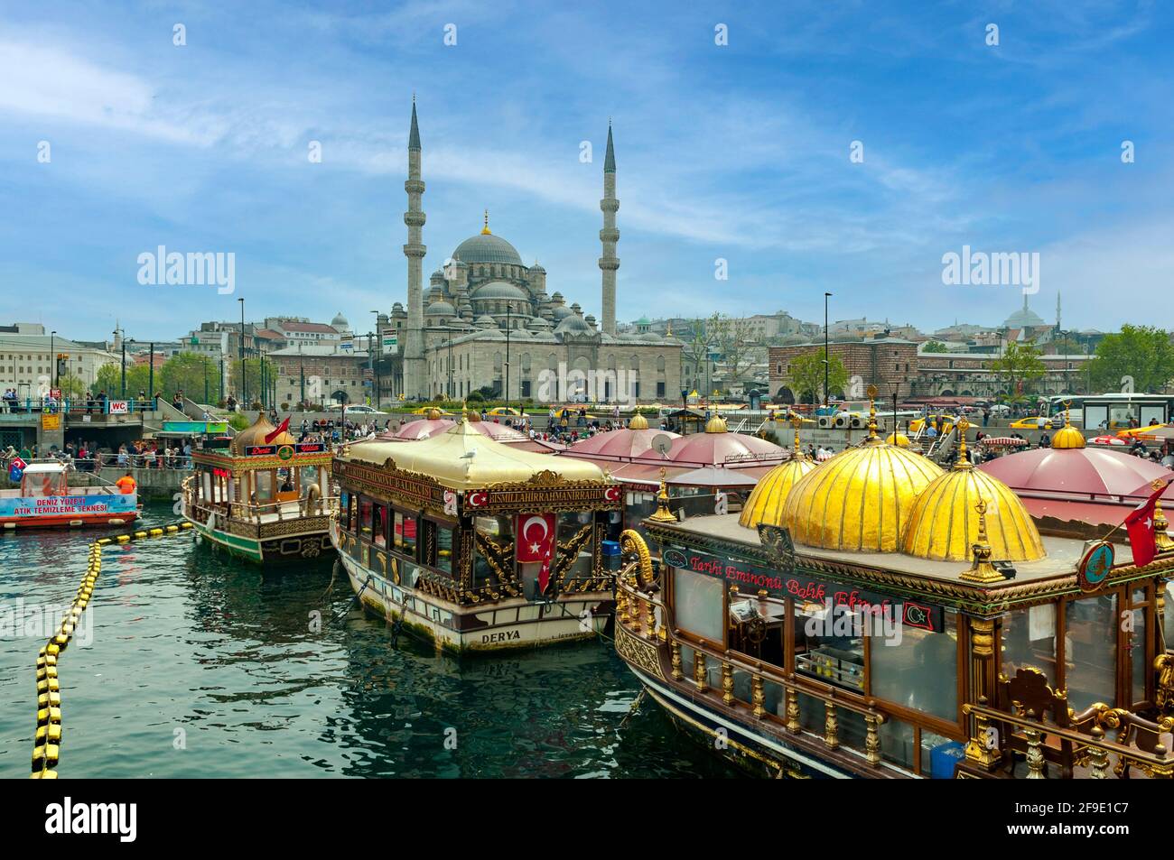 New Mosque and Ferry Boats, Istanbul, Turkey Stock Photo - Alamy