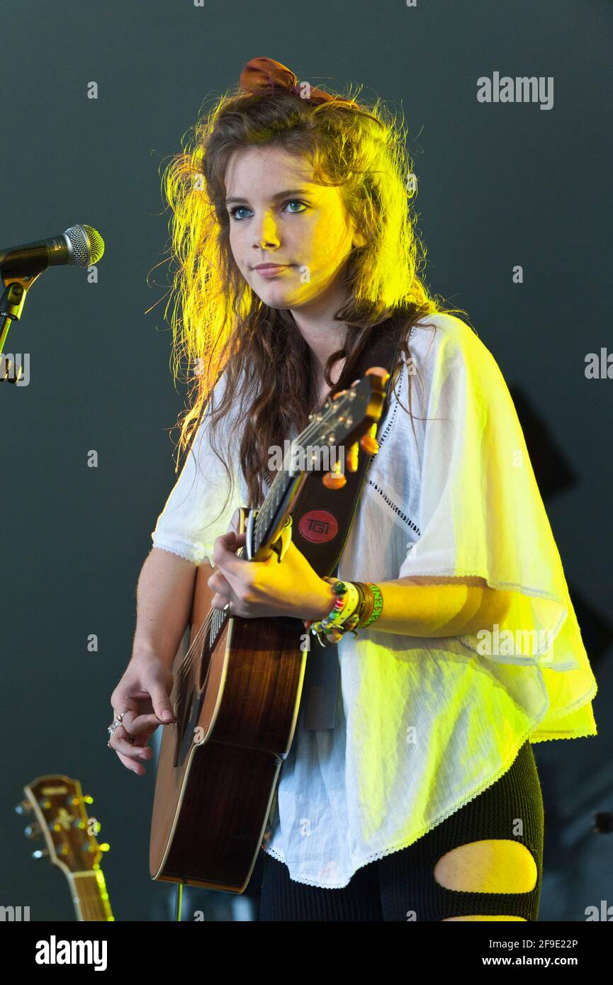 Issy ferris singer hi-res stock photography and images - Alamy