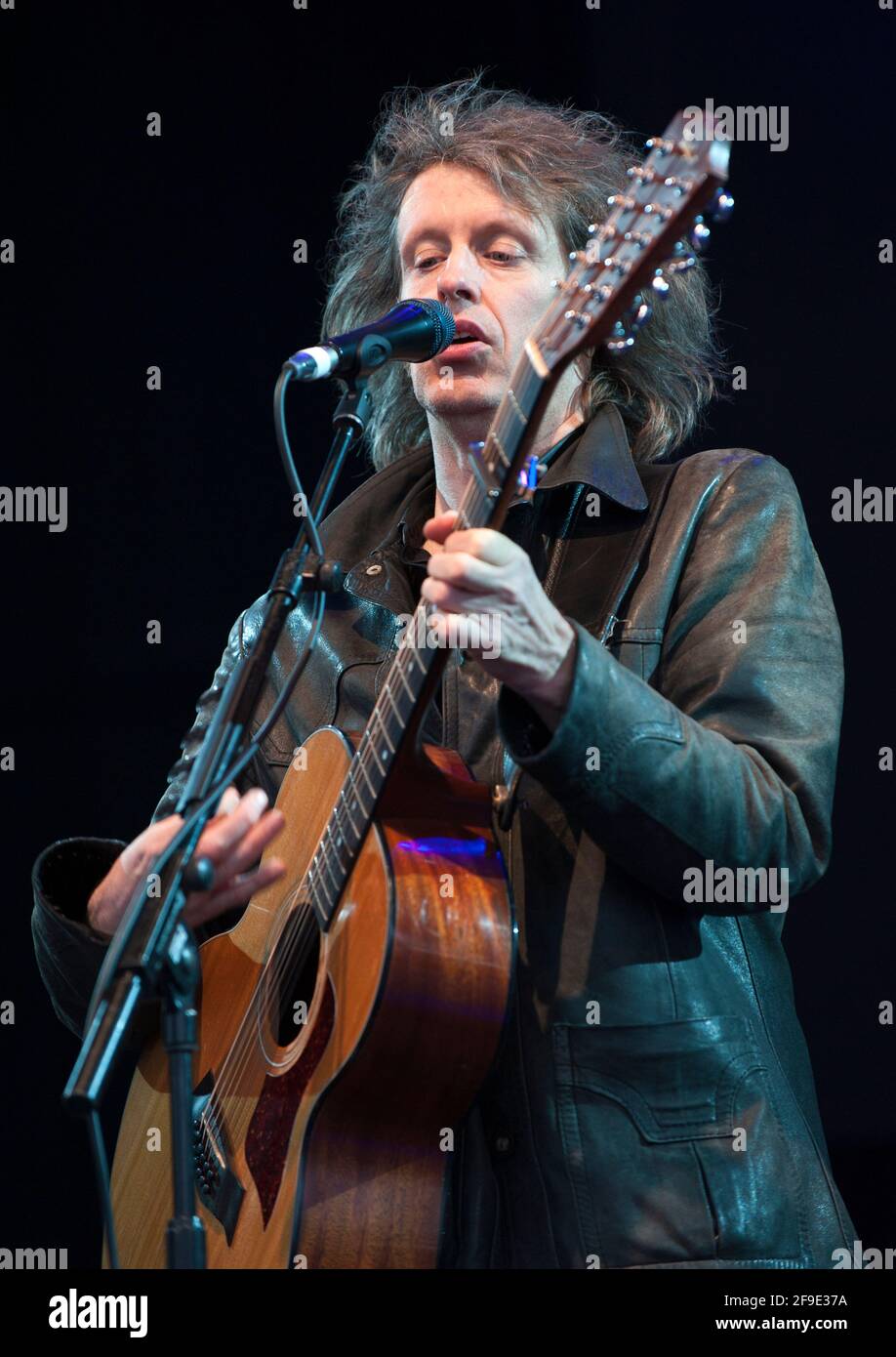 Irish singer uk hi-res stock photography and images - Alamy