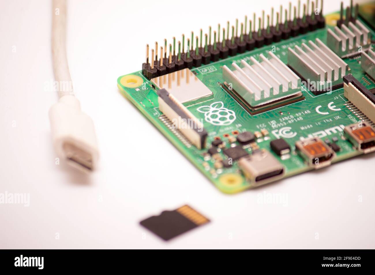 Raspberry pi 4 model b hi-res stock photography and images - Alamy