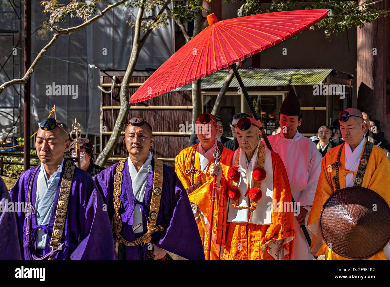 Zen monk meditation japan hi-res stock photography and images - Alamy