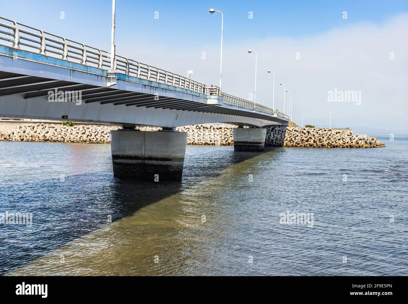 Fixed bridge hi-res stock photography and images - Alamy