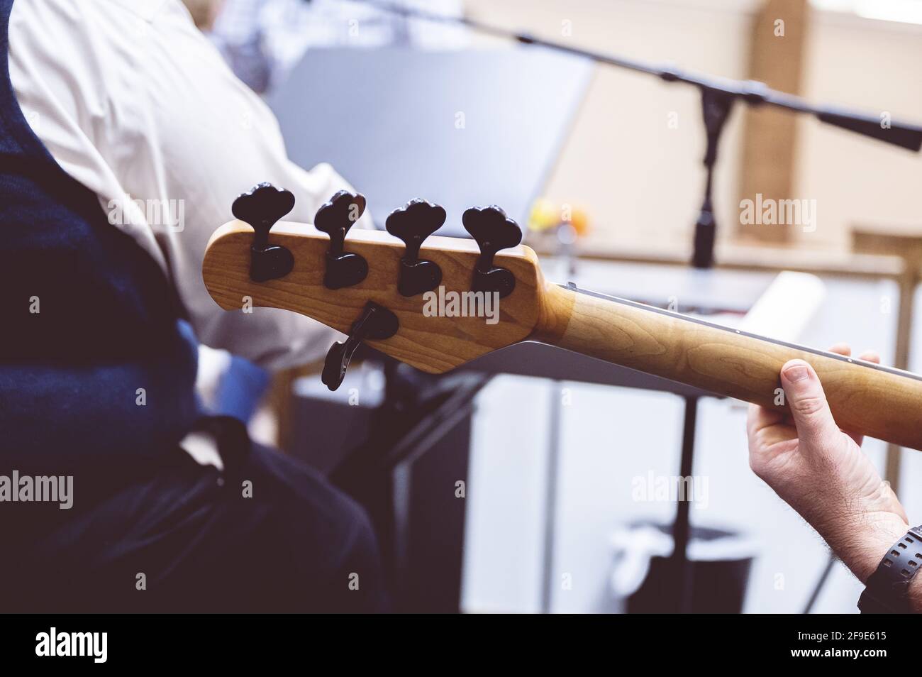 Two hands on sound hi-res stock photography and images - Alamy