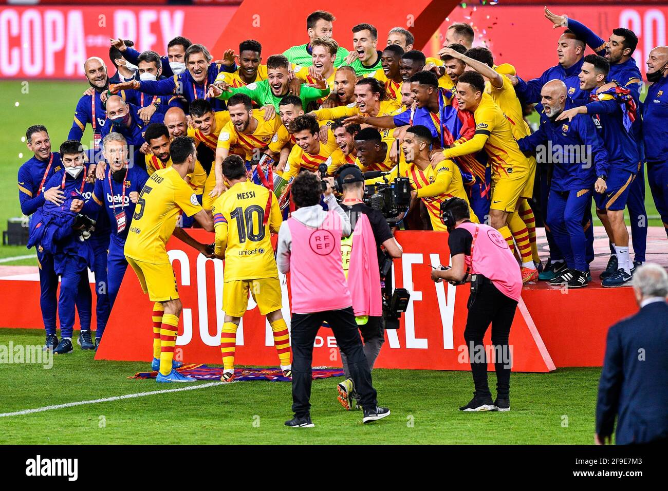 Lionel messi barcelona fc team hi-res stock photography and images - Alamy