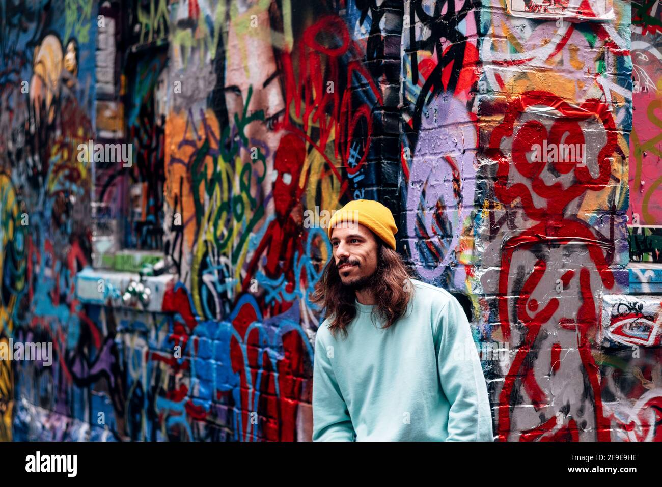 Looking away graffiti hi-res stock photography and images - Alamy