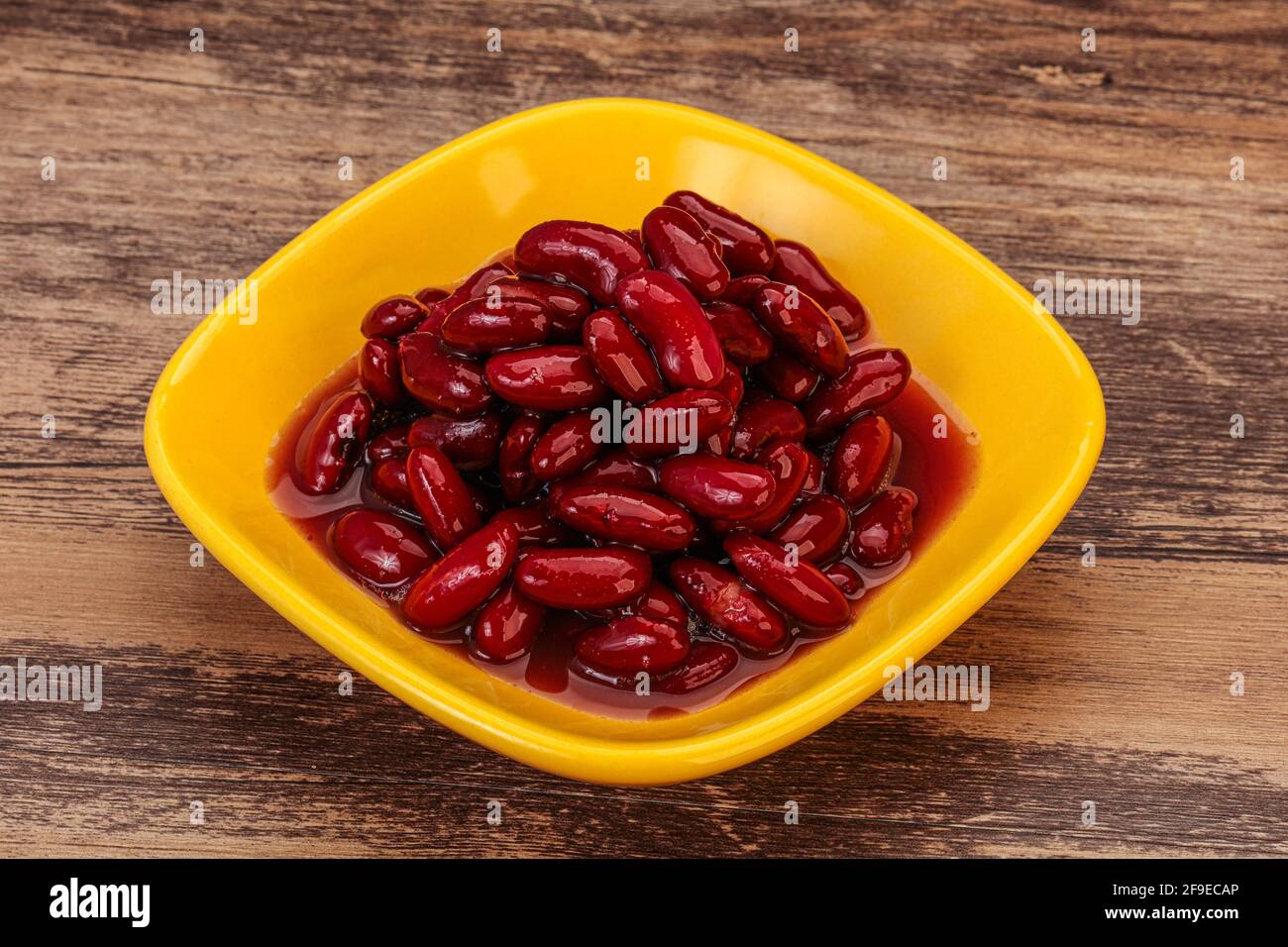Red baked kidney in the bowl with sauce Stock Photo - Alamy