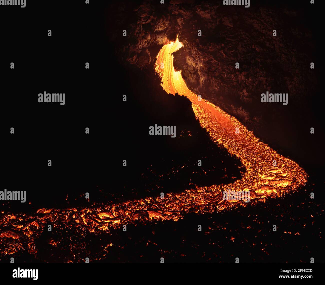 From above the magma of the volcano runs in the form of rivers of lava ...