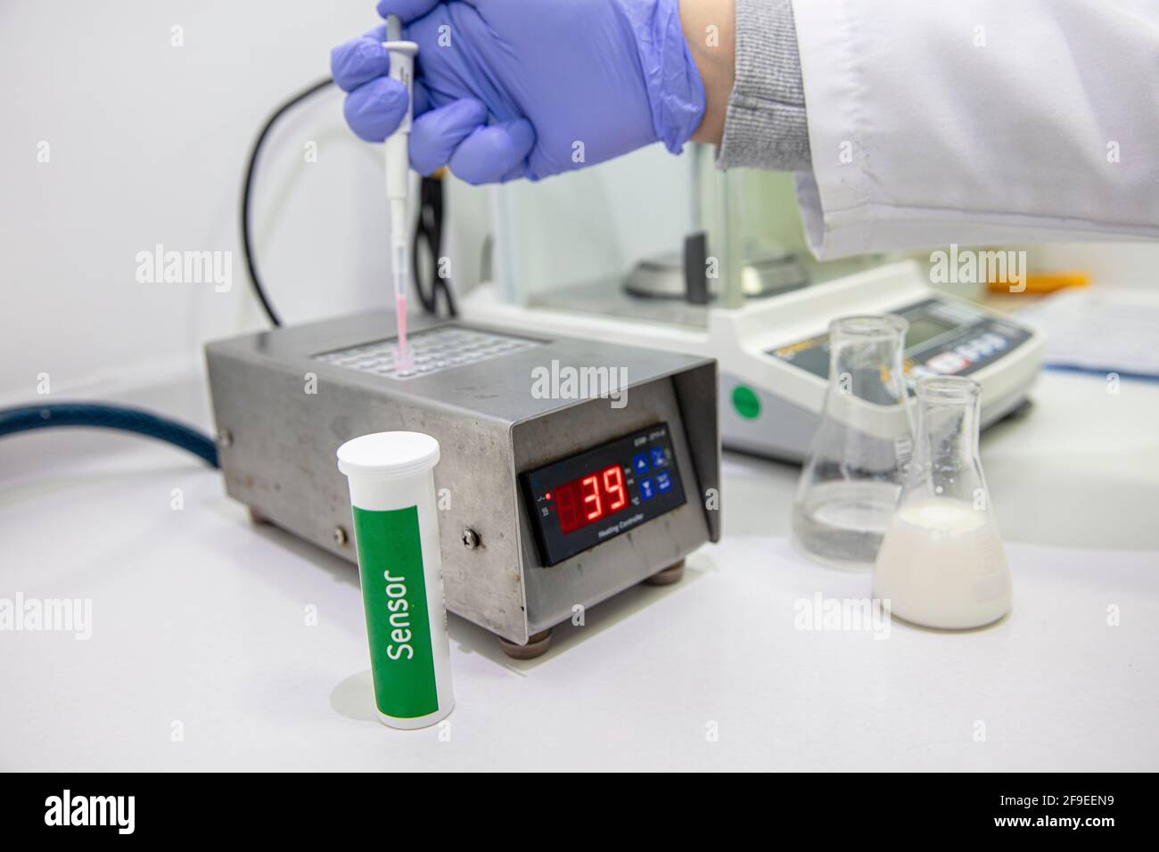 Antibiogram hi-res stock photography and images - Alamy