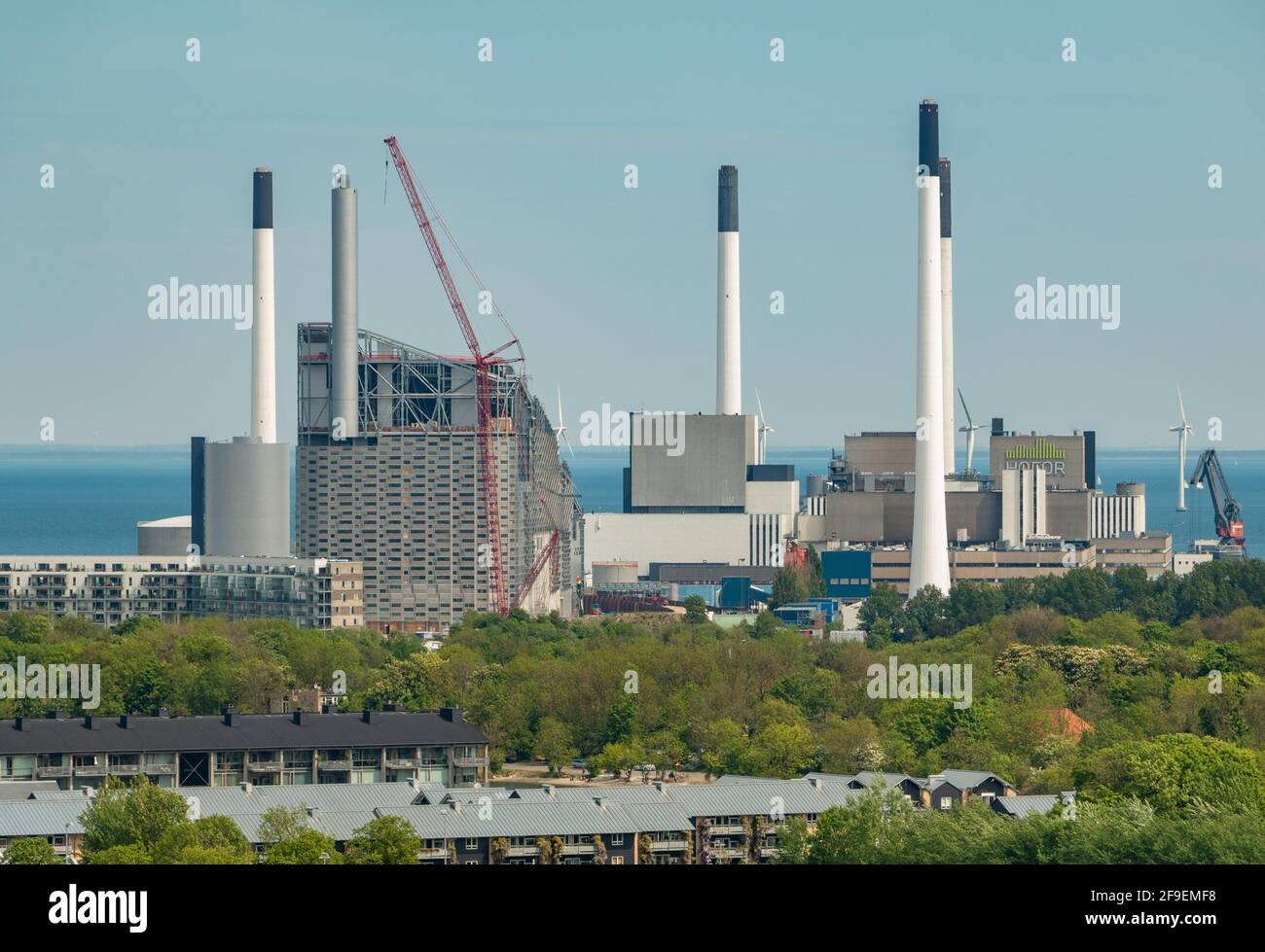 A picture of the HOFOR Amagerverket power factory as seen from afar ...