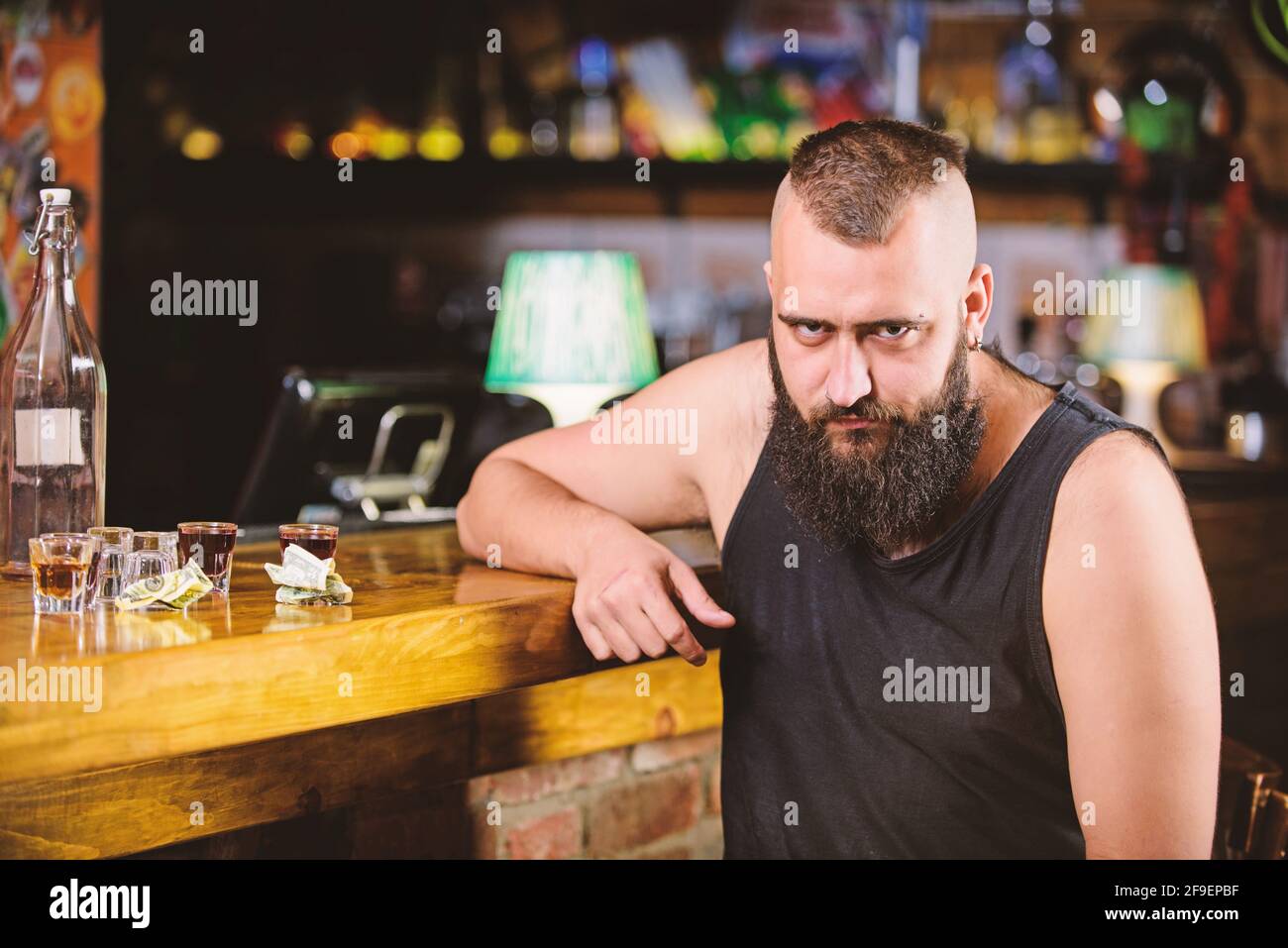 Man ordering drinks at club hi-res stock photography and images - Alamy