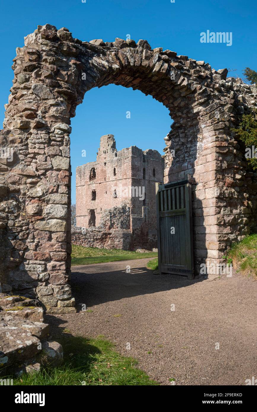 Norham castle hi-res stock photography and images - Alamy