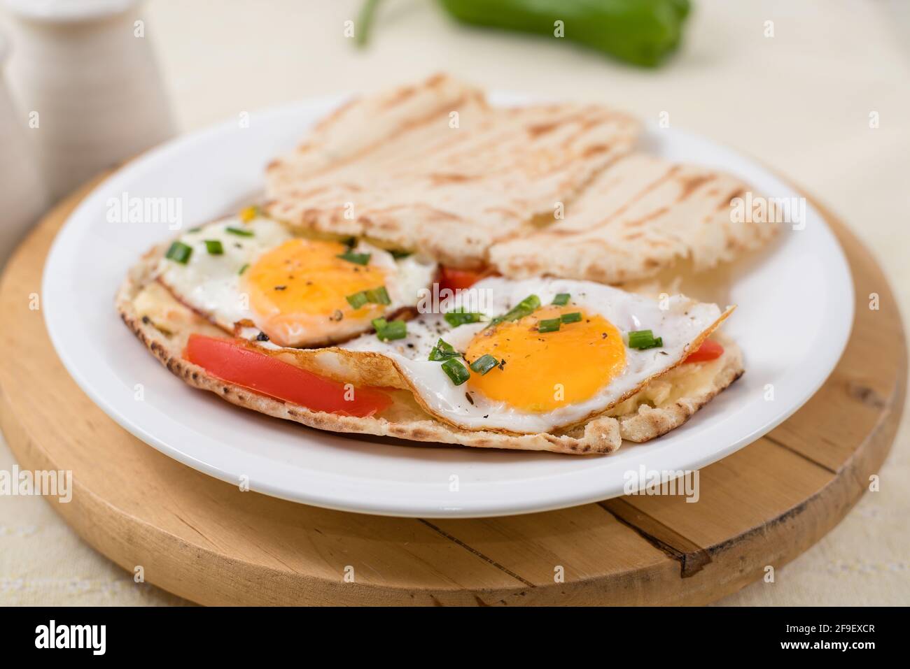 Israeli pita bread pan hi-res stock photography and images - Alamy