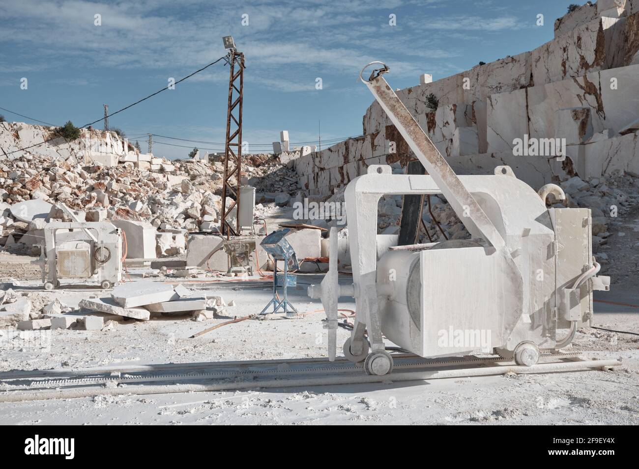 Quarry sawing hi-res stock photography and images - Alamy