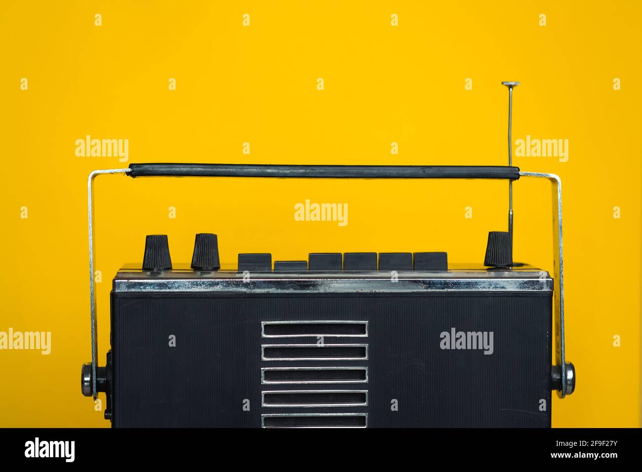 Vintage radio volume hi-res stock photography and images - Alamy