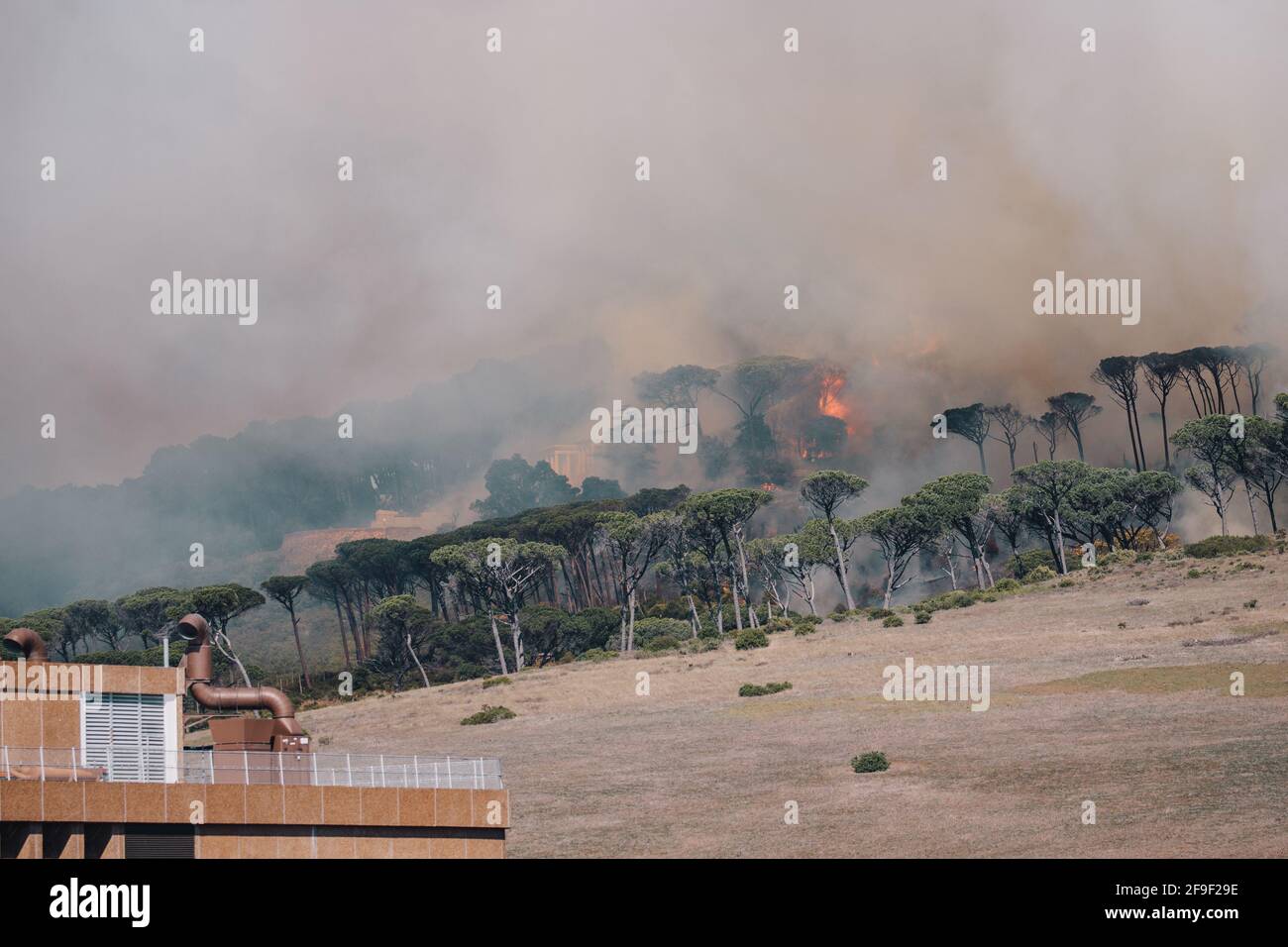 Table mountain observatory hi-res stock photography and images - Alamy