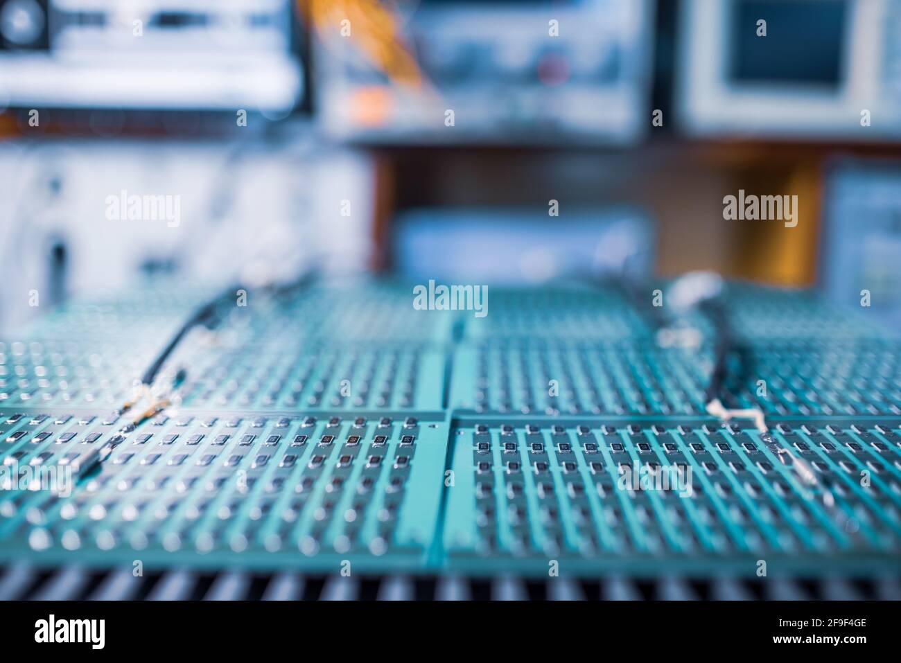 Close-up side view of a panel of SMD resistors Stock Photo - Alamy