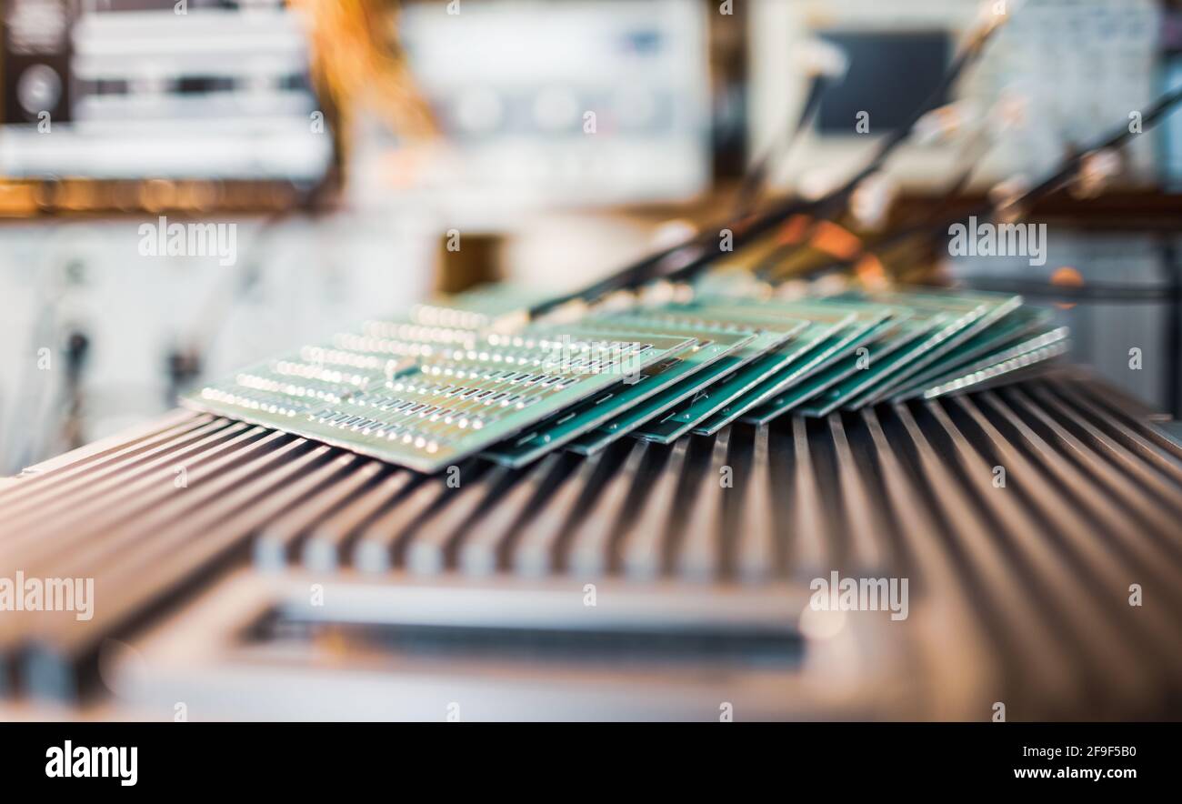 Close-up side view of a panel of SMD resistors Stock Photo - Alamy