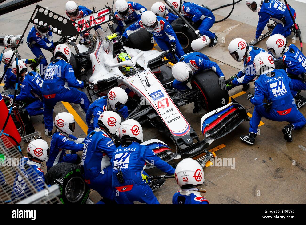 Ferrari f1 pit stop 2021 hi-res stock photography and images - Alamy