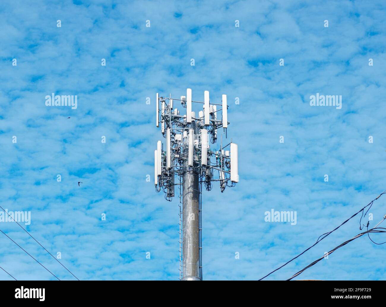 Cell telephone transmission tower hi-res stock photography and images ...