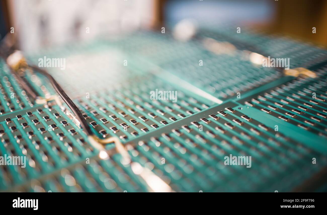 Smt resistors hi-res stock photography and images - Alamy