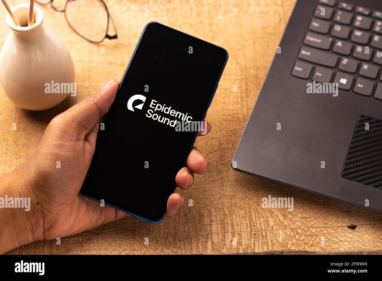 Epidemic sound logo hi-res stock photography and images - Alamy