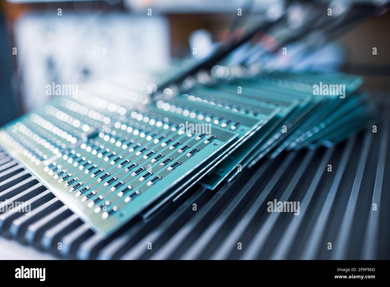 Close-up side view of a panel of SMD resistors Stock Photo - Alamy