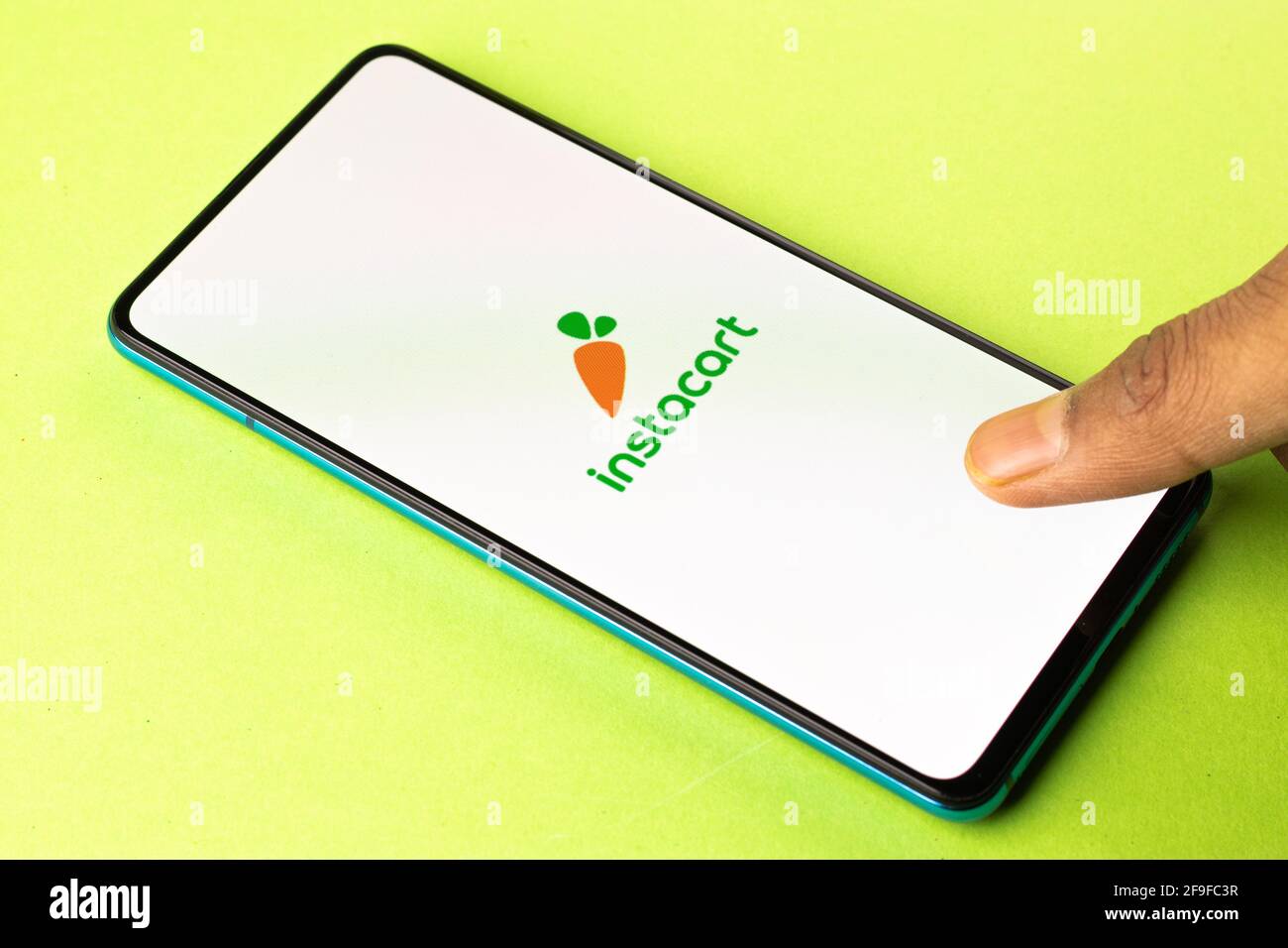 Instacart logo hi-res stock photography and images - Alamy