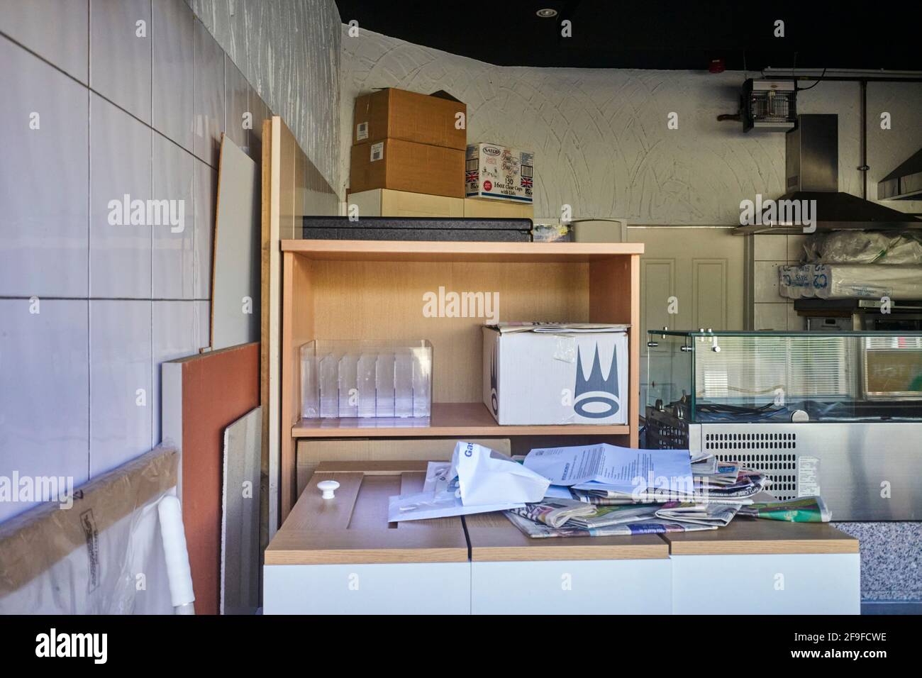 Takeaway restaurant window hi-res stock photography and images - Alamy