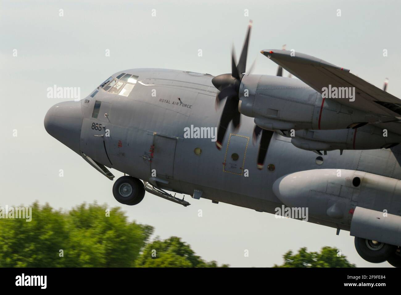 Raf lockheed martin hercules c 5 hi-res stock photography and images ...