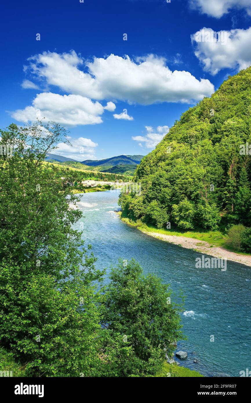 Village in deep valley hi-res stock photography and images - Alamy