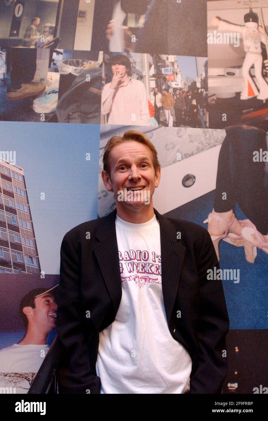 ANDY PARFIT AT THE RADIO 1 STUDIOS.10/5/05 TOM PILSTON Stock Photo - Alamy