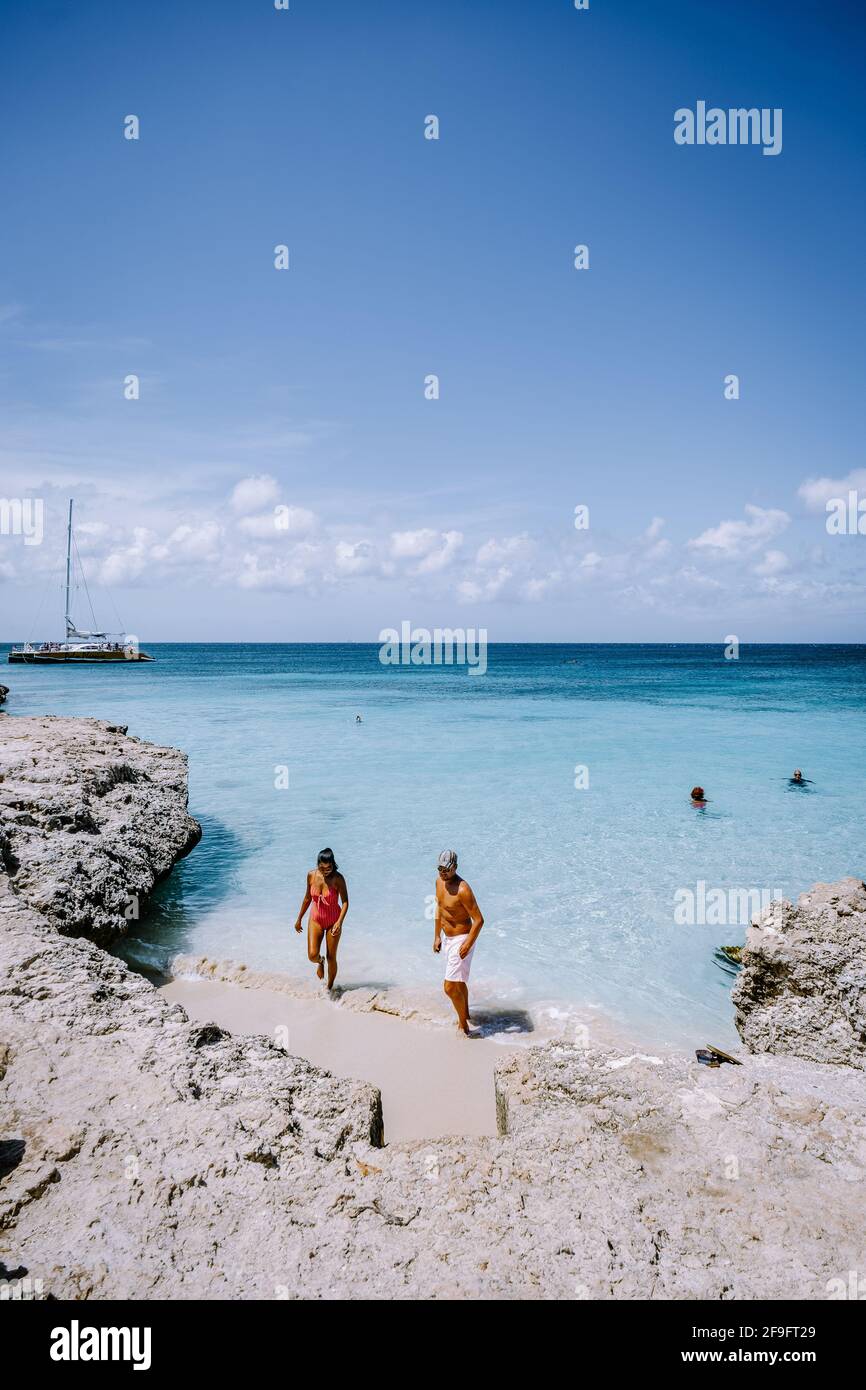 Tres Trapi Steps Triple Steps Beach, Aruba completely empty, Popular ...