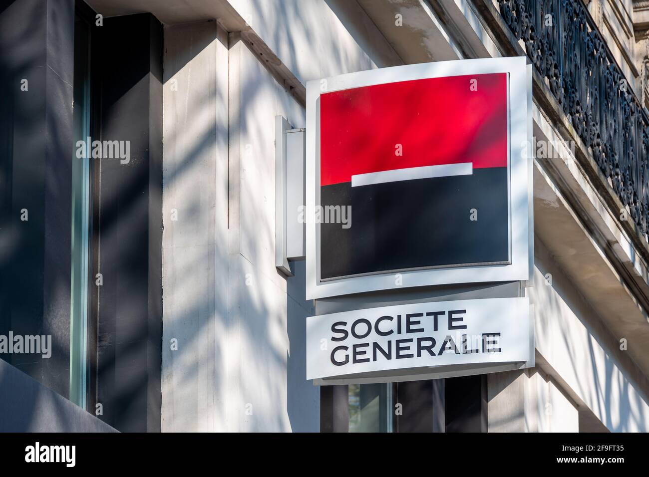 Sg logo hi-res stock photography and images - Alamy