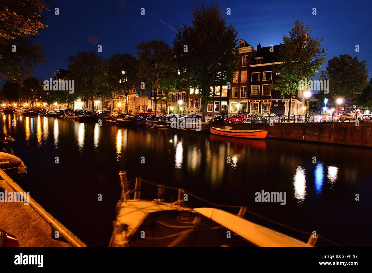 Moon over the canal boats hi-res stock photography and images - Alamy