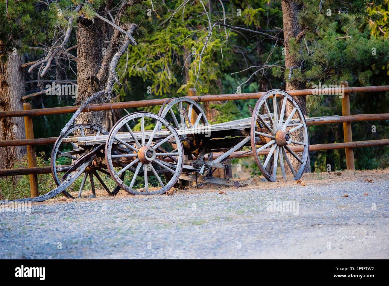 Old rustic broken cart Stock Photo - Alamy