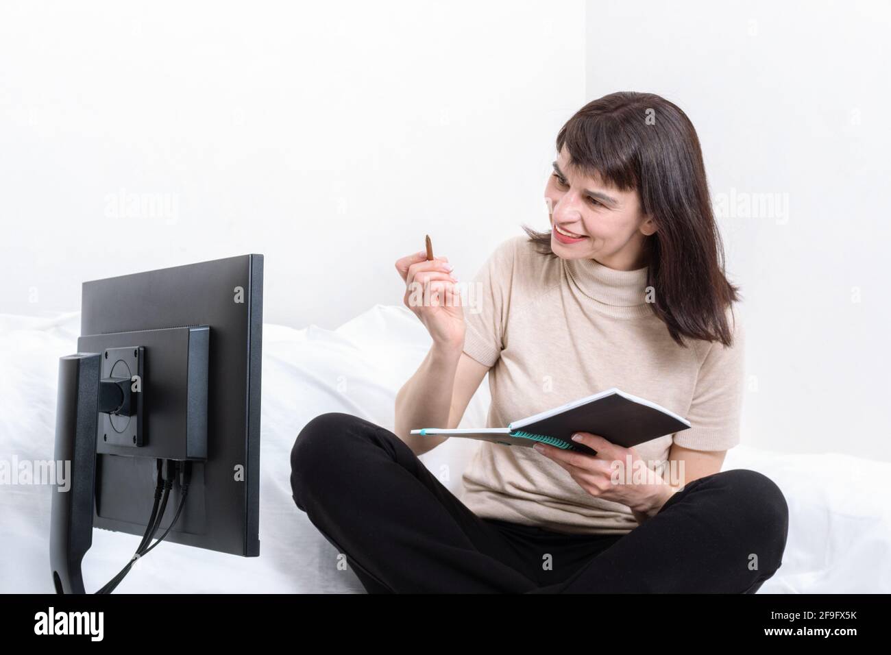 Adult learning hi-res stock photography and images - Alamy